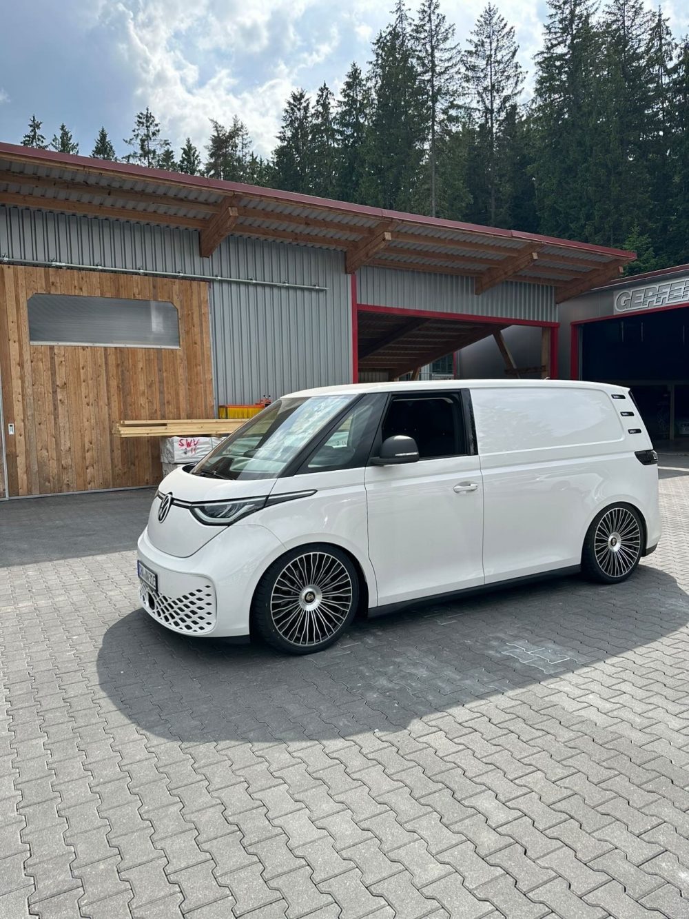 Gepfeffert VW ID.Buzz Cargo KW V3 Coilover 45-100mm - Still Static - Got The Drop